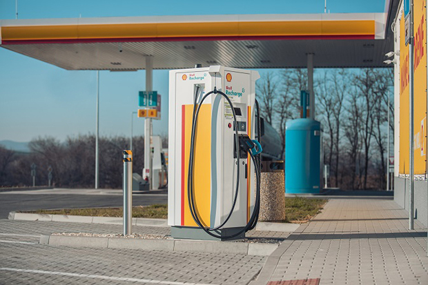 SHELL PREDSTAVUJE NA SLOVENSKU VLASTNÉ RIEŠENIE PRE NABÍJANIE ...